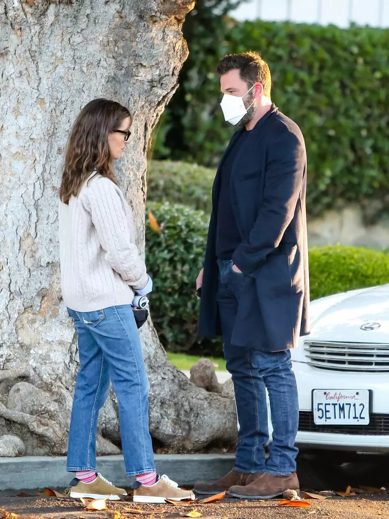 Ben Affleck, Jennifer Garner Havas Sombran Paroladon en la Lernejo: Fotoj 1