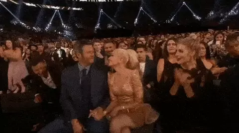 blake-shelton-gwen-stefani-bbmas