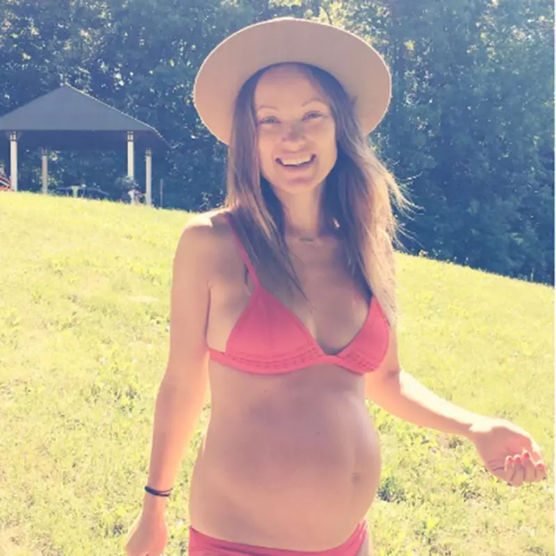 olivia-wilde-gravid-baby-bump-instagram