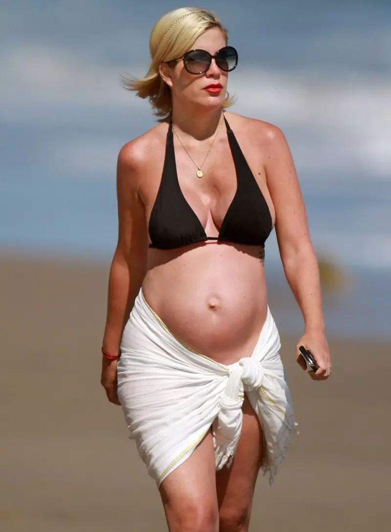 tori-stavning-gravid-bikini