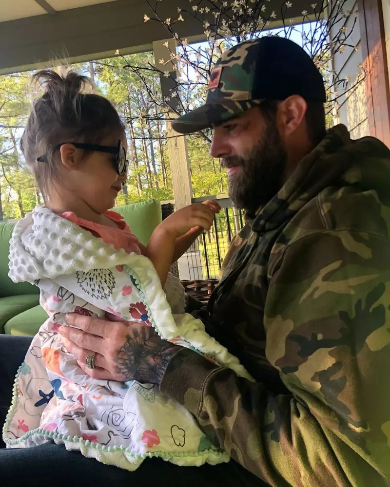 teen mom 2 jenelle evans ស្រមោលអតីត ណាថាន ហ្គ្រីហ្វីត ការឃុំឃាំង