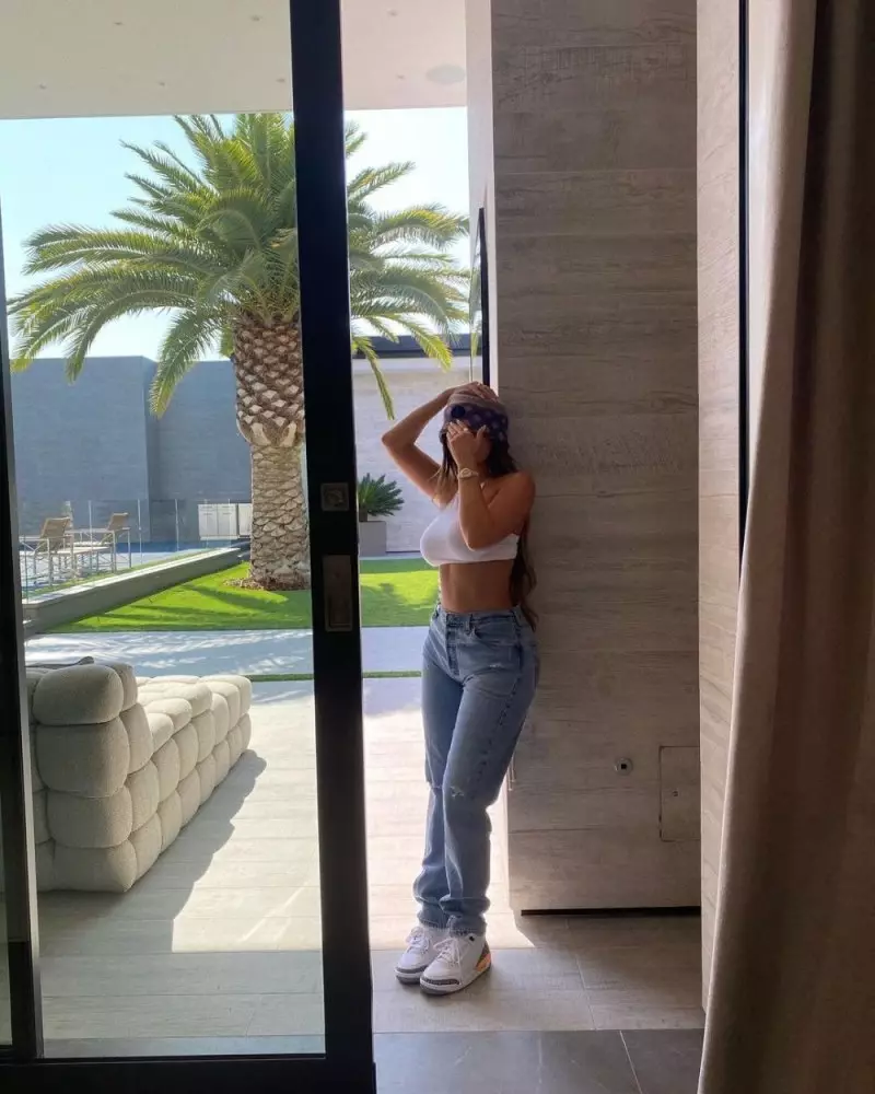 Living Like Royalty! Κάντε μια πλήρη περιήγηση στο πανέμορφο αρχοντικό της Kylie Jenner στην Καλιφόρνια