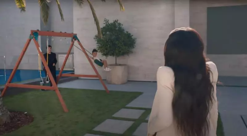 Ogled hiše Kylie Jenner po dvorišču v Kaliforniji