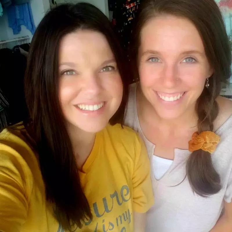 Amy Duggar and Jill Duggar Selfie