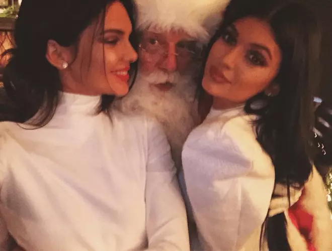 Kendall-kylie-santa