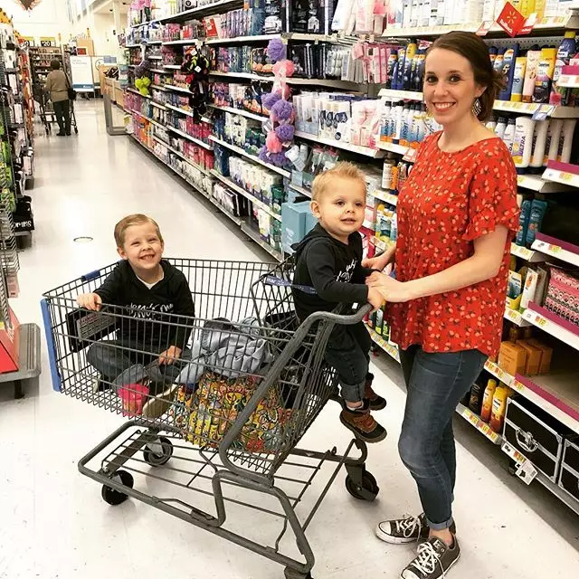 Jill Duggar März 2019 Jeans