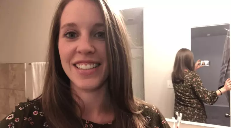 Jill Duggar ຕັດຜົມຂອງນາງອອກເບິ່ງການປ່ຽນແປງຂອງນາງ