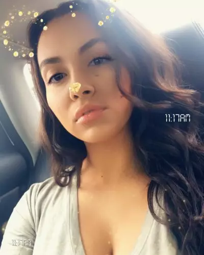 Briana DeJesus med Snapchat-filter