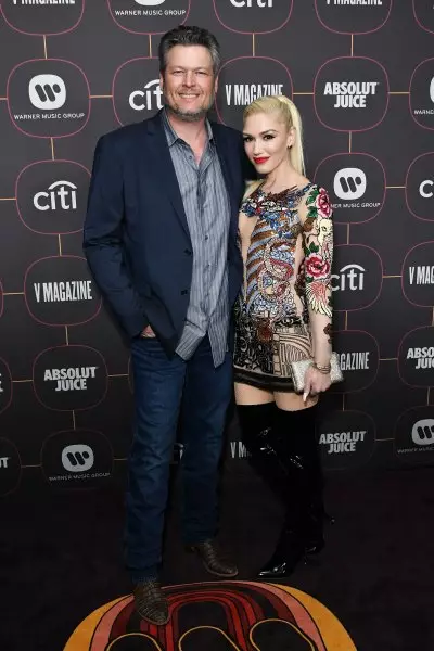 Blake Shelton met Gwen Stefani op een rode loper