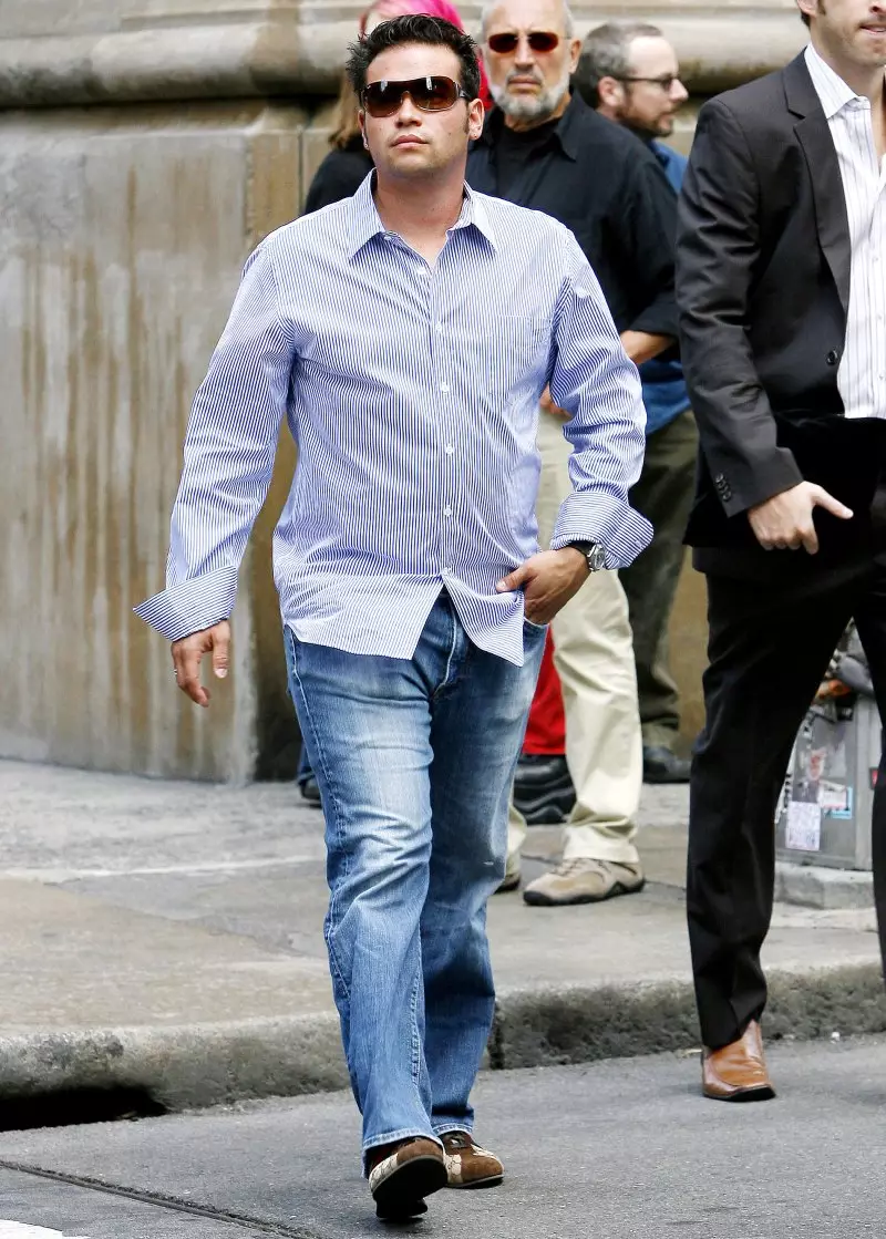 Si Jon Gosselin namalit uban sa iyang inahan sa Soho, New York, America - 28 Sep 2009