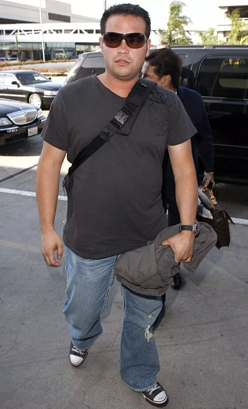 Jon Gosselin partindo do Aeroporto LAX, Los Angeles, América - 06 de outubro de 2009