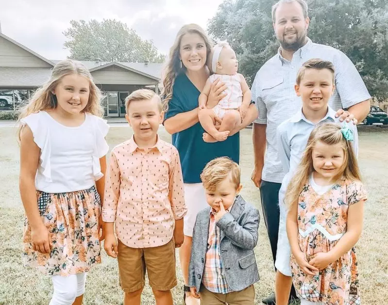 Josh Duggar i la dona Anna tenen 6 nens petits i el nadó número 7 en camí