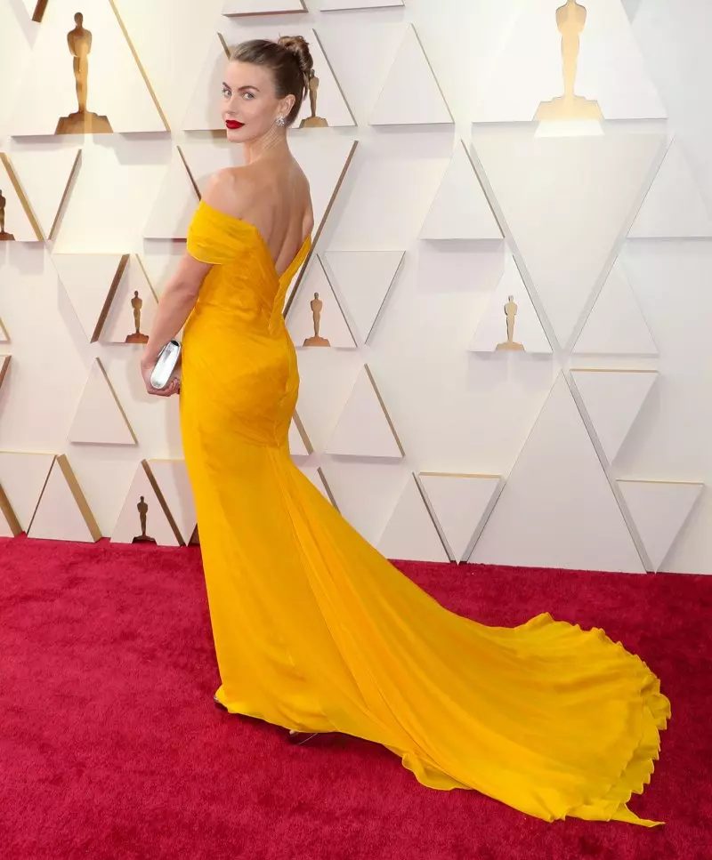 Sarkanais paklājs gatavs! Skatiet fotoattēlus ar to, ko jūsu iecienītākās slavenības valkāja 2022. gada Oskara ceremonijā
