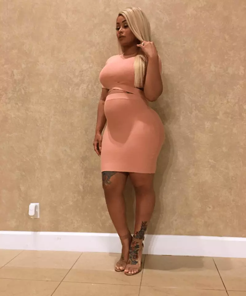 tehotná-blac-chyna-baby-bump4