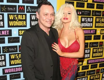 gambar courtney stodden doug hutchison getty