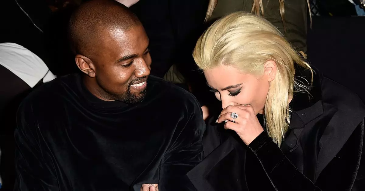Kutarisa Kumashure kuKim Kardashian uye Kanye West's Sweetest Moments