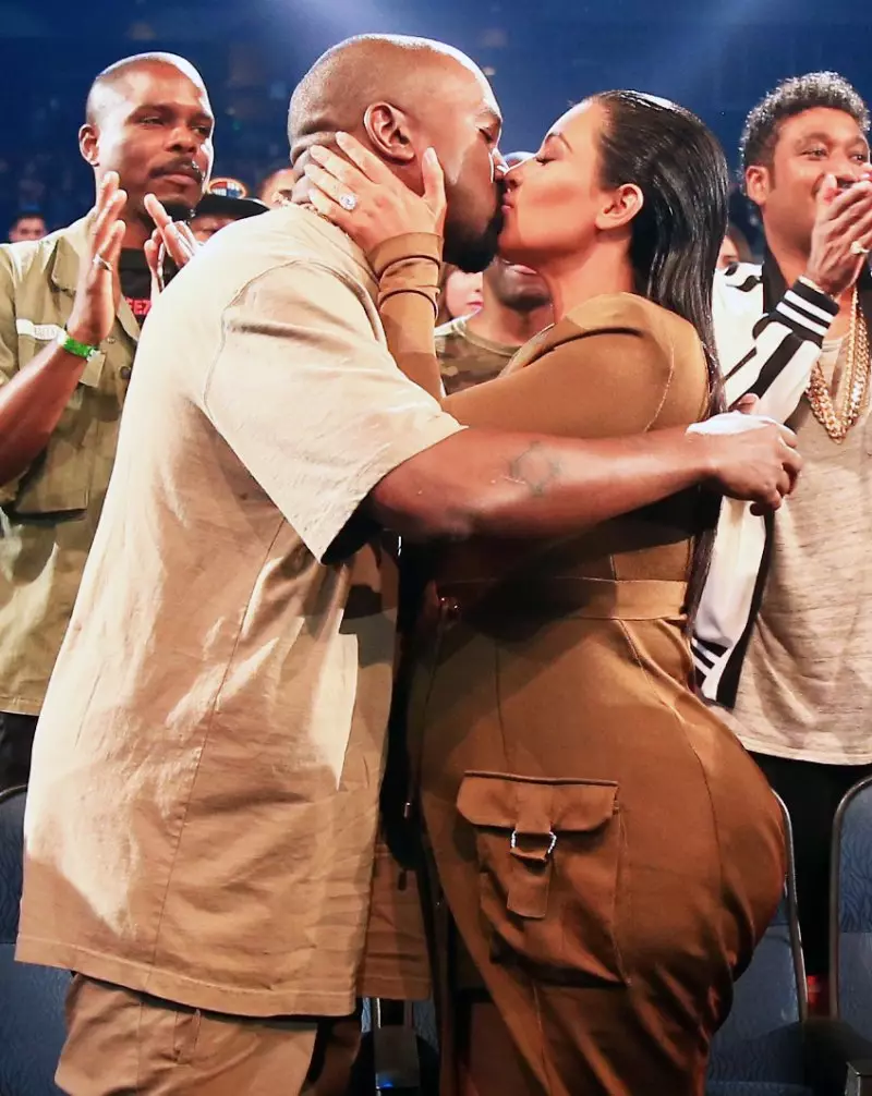 Kim Kardashian And Kanye West Monate Moments