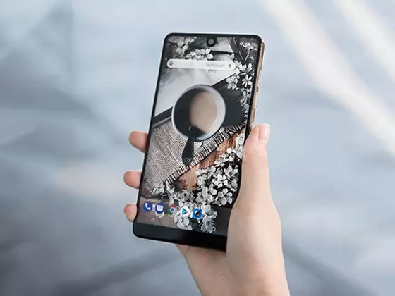 i-limited-edition-essential-smartphone-giveaway-5