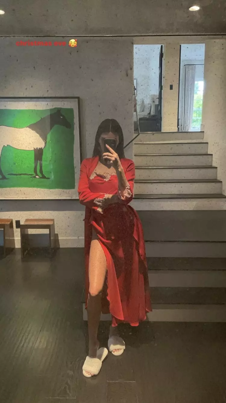 kendall-jenner-kristmas-outfit