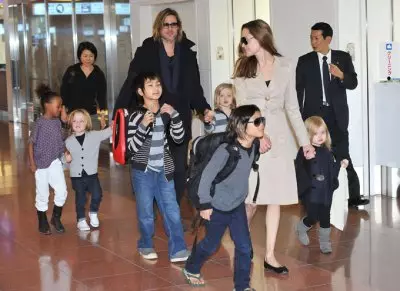 Brad Pitt iyo Angelina Jolie ee carruurta Getty images