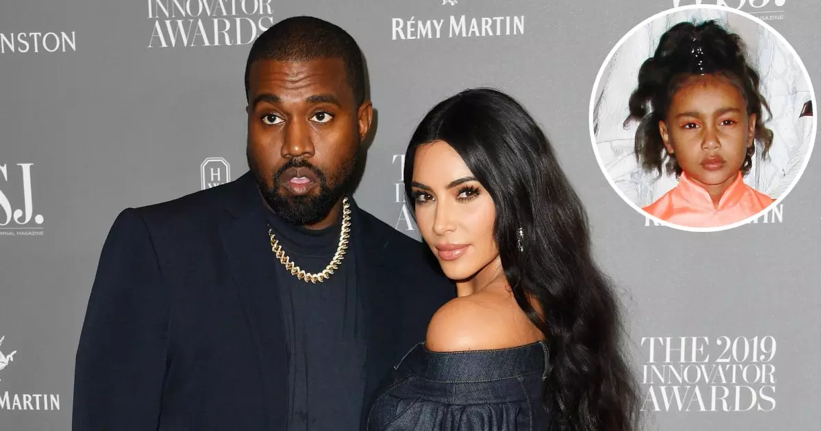 Kardashians suna son Kim ya 'shiga ciki' Bayan Kanye's Comments, Source ya ce