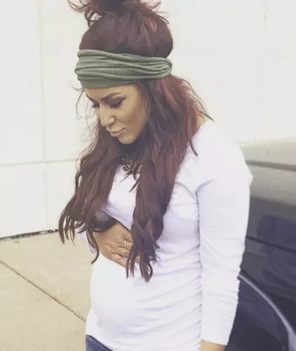 chelsea-houska-bump