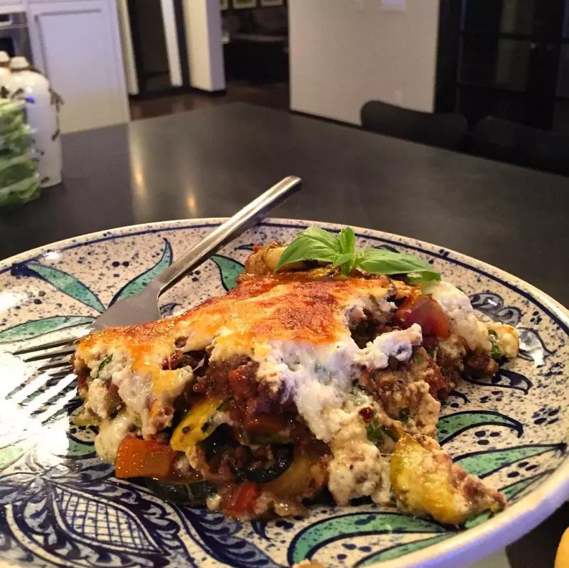 Chrissy-Teigen-zucchini-lasagna-nov-2015