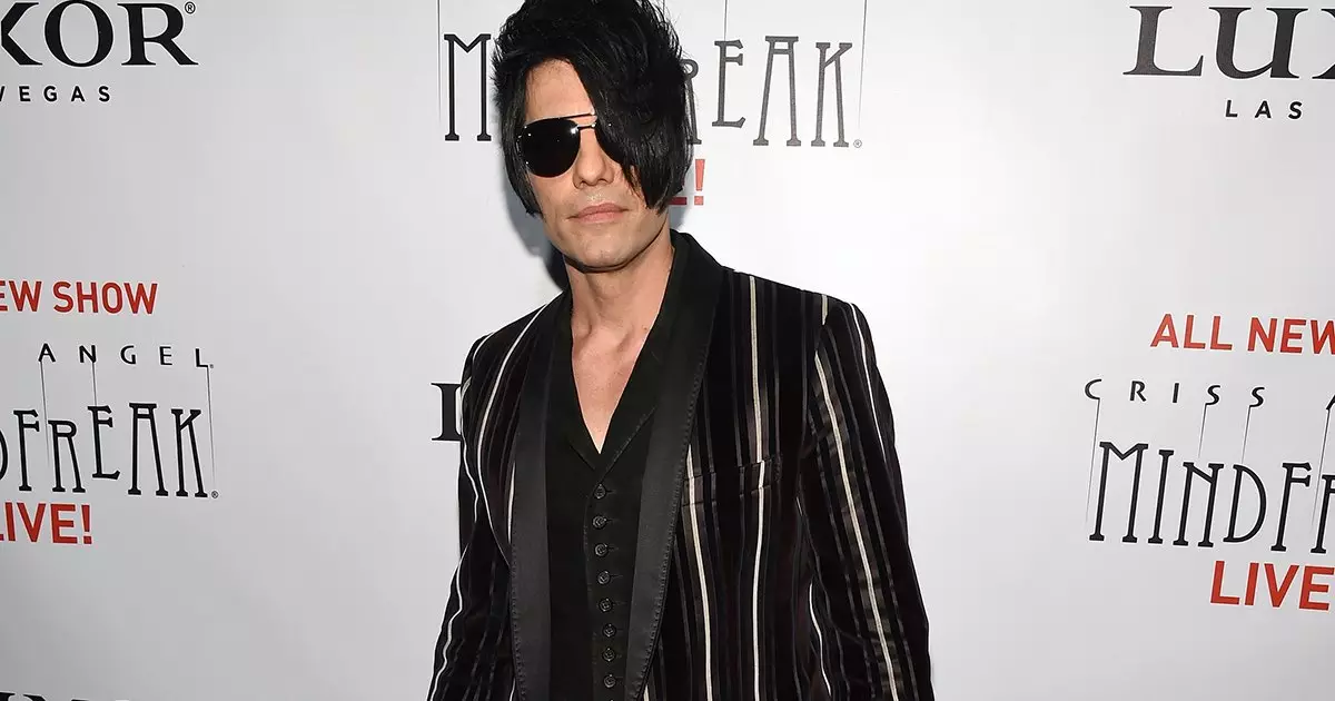 Criss Angel забяспечвае абнаўленне здароўя 2-гадовага сына Джоні пасля бітвы з ракам - In Touch Weekly