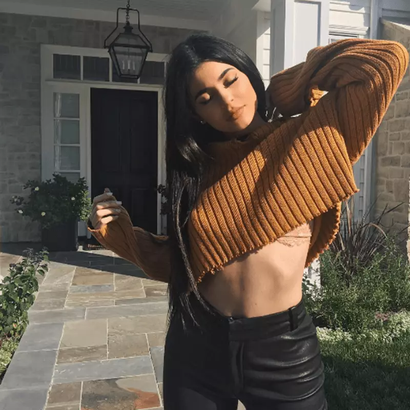 kylie-jenner-abs-instagram-baby-geruchten