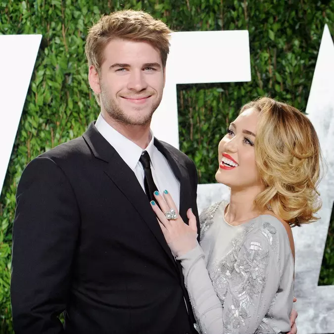 miley-cyrus-liam-hemsworth-៥