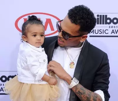 chris brown en royalty