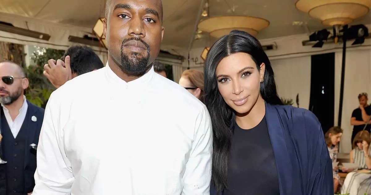 Kim Kardashian iyo Kanye West wiilkiisa Saint West ma yihiin astaan Fashion? - In Touch Weekly