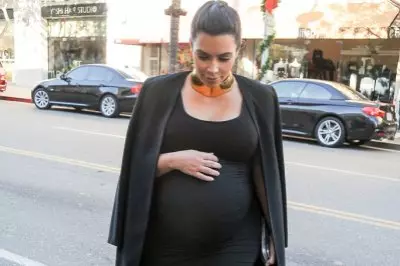 kim kardashian baby bump