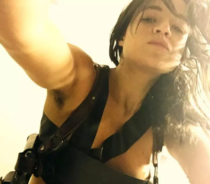 michelle-rodriguez-tüklü-qoltuqaltı