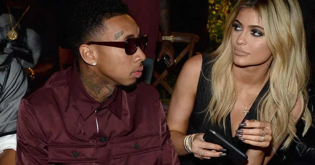 Shihni si reagoi Kris Jenner ndaj tatuazhit “Kylie” të Tyga-s! - In Touch Weekly