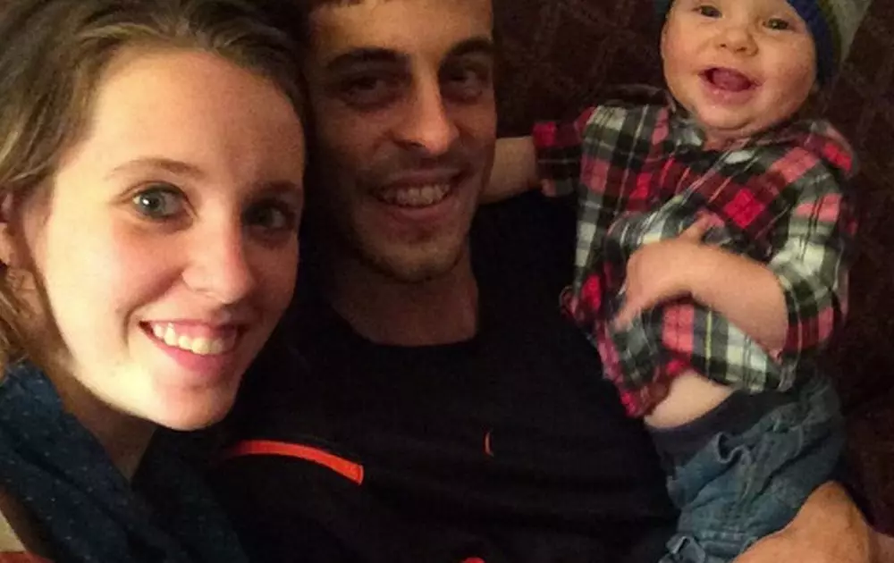 Jill Duggar dijeli nove slike bebe Israela Dillarda - pogledajte njegove najslađe slike! - In Touch Weekly