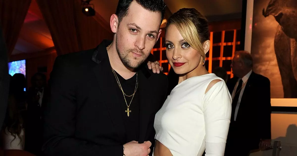 Joel Madden Ngarasa "Kaancam" ku Jadwal Kerja Sibuk Nicole Richie (EKSKLUSIF) - In Touch Weekly