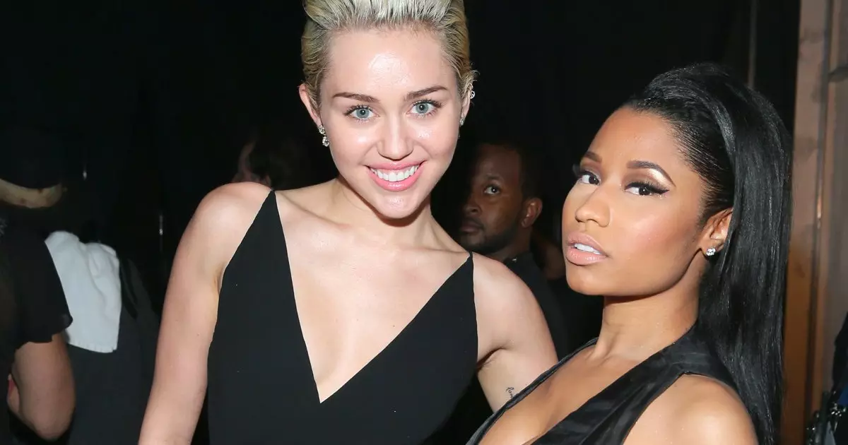 U-Miley Cyrus kunye no-Nicki Minaj's Feud kwii-VMAs Zazingabhalwanga - Bathiyene ngokwenene! (INGXELO) - Ukunxibelelana rhoqo ngeveki