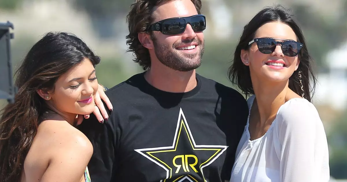 Brody Jenner yn Cyfaddef Gallai Ei Chwiorydd yn eu Harddegau Kendall a Kylie Ei Ddysgu Am Ryw - Wythnosol Mewn Cysylltiad