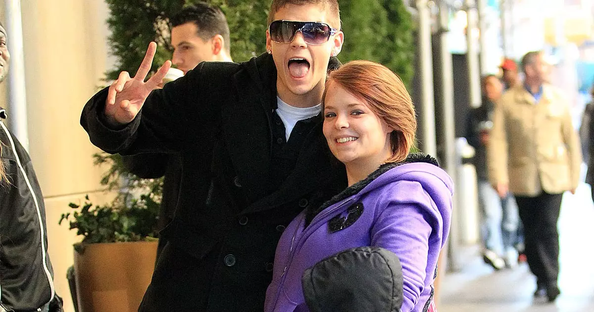 Béntang 'Teen Mom OG' Catelynn Lowell sareng Tyler Baltierra - Pajoang Pikeun Ningali Putri Diadopsi Carly - In Touch Weekly