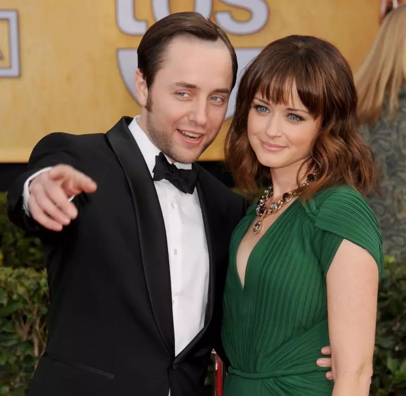 alexis-bledel-vincent-kartheiser-လက်ထပ်-မင်္ဂလာဆောင်