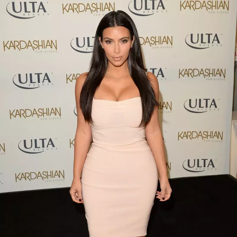 kim-kardashian-cleavage-pupper-jobb-push-up-bh