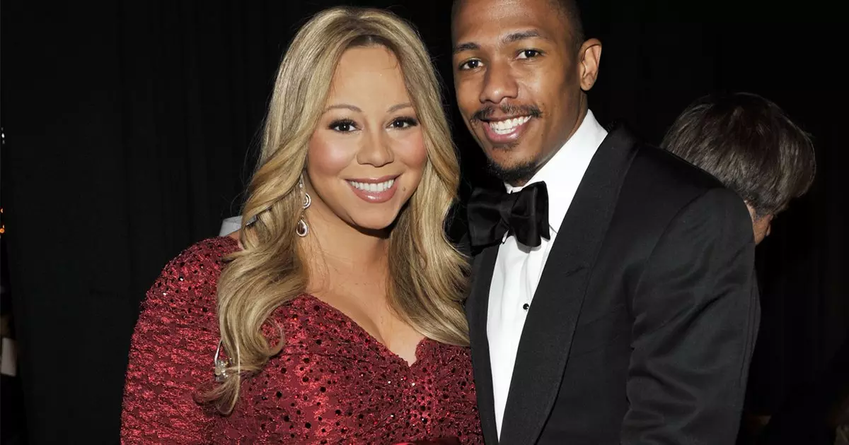 Nick Cannon און Mariah Carey פאַרברענגען ניטל צוזאַמען מיט די צווילינג! - אין ריר וויקלי