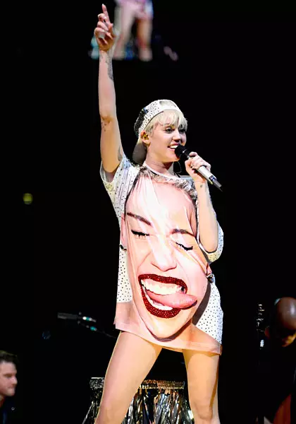 miley-cyrus-tshirt