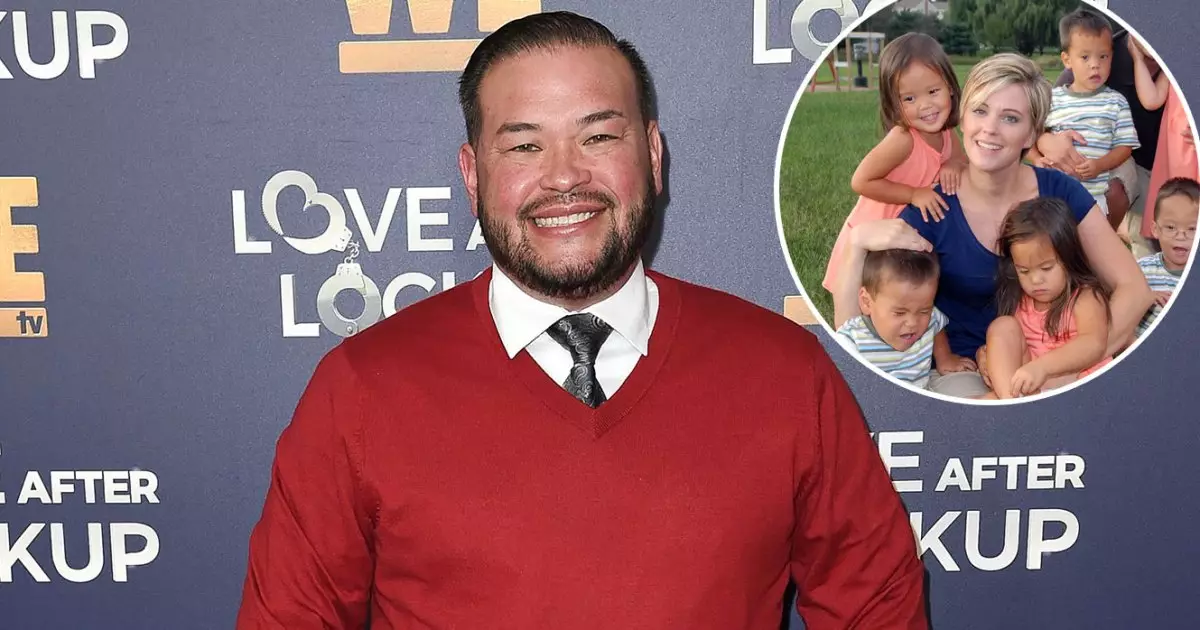 Jon Gosselin Anashiriki Urejesho wa Ex Kate na Watoto Katikati ya Kuachana