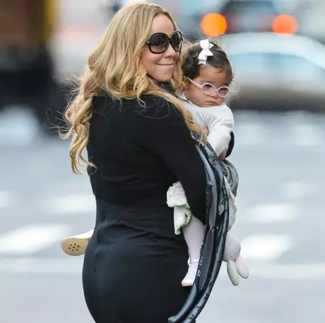 Mariah Carey anakiri: Sababu ya Nick Cannon ya Mimi kuwa Mama - In Touch kila Wiki.