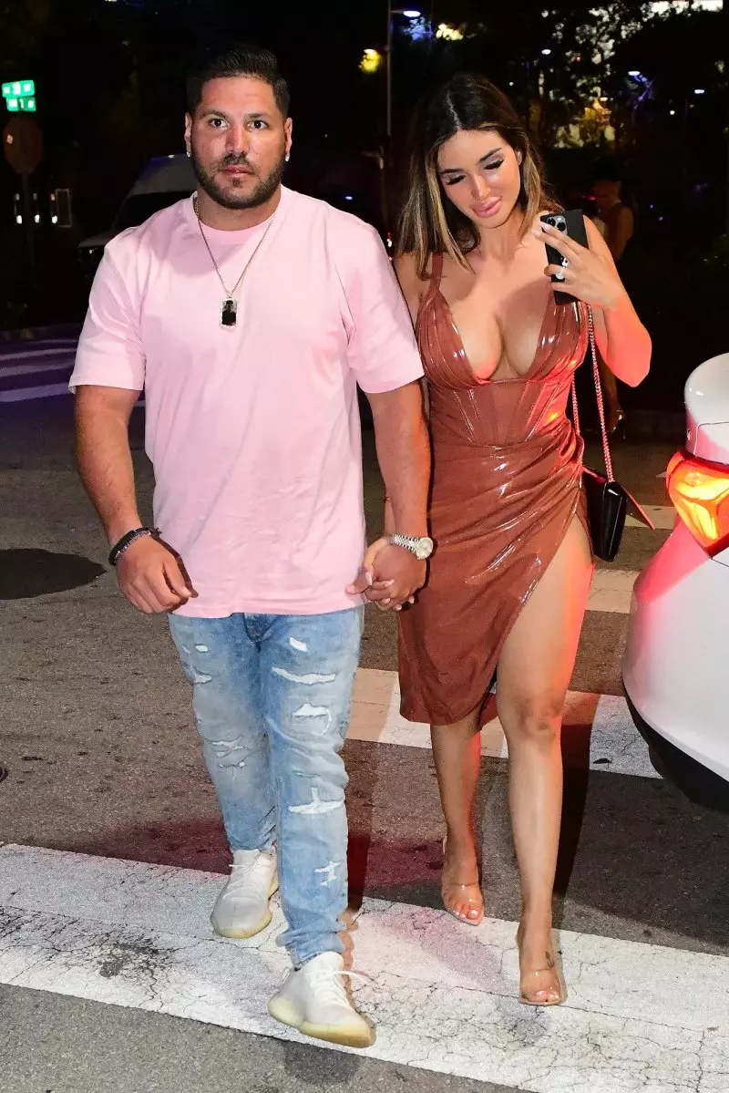 Ronnie Ortiz-Magro und Saffire Matos von Jersey Shore bei Rare Date Night gesichtet