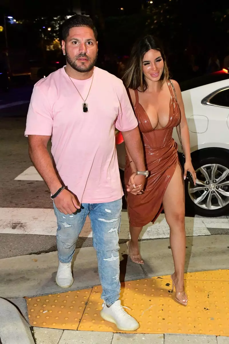 Ronnie Ortiz-Magro wa Jersey Shore na Saffire Matos Walioonekana kwenye Usiku wa Nadra wa Tarehe