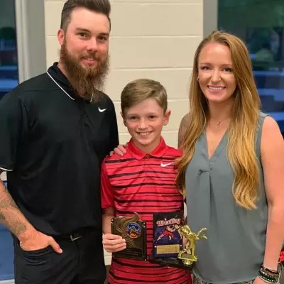 Maci Bookout Pẹlu Ọkọ Taylor McKinney ati Ọmọ Bentley Edwards