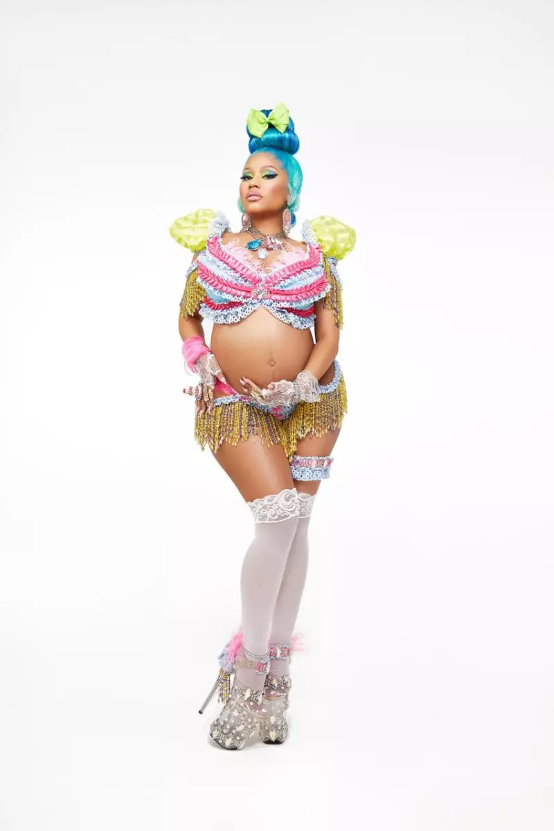 nicki minaj ကလေးအဖု